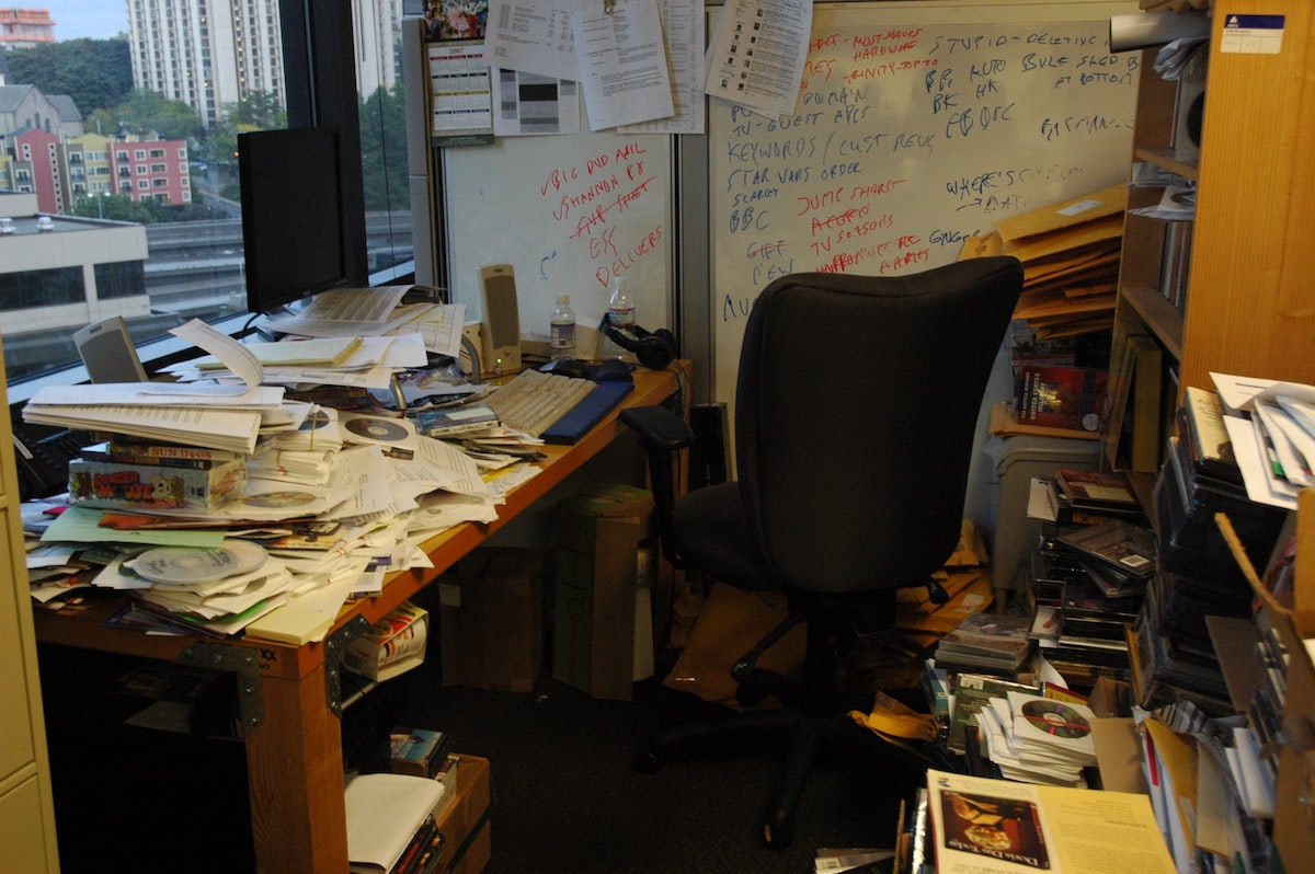 How to Clean and Declutter a Messy Room - iStrategy Conference
